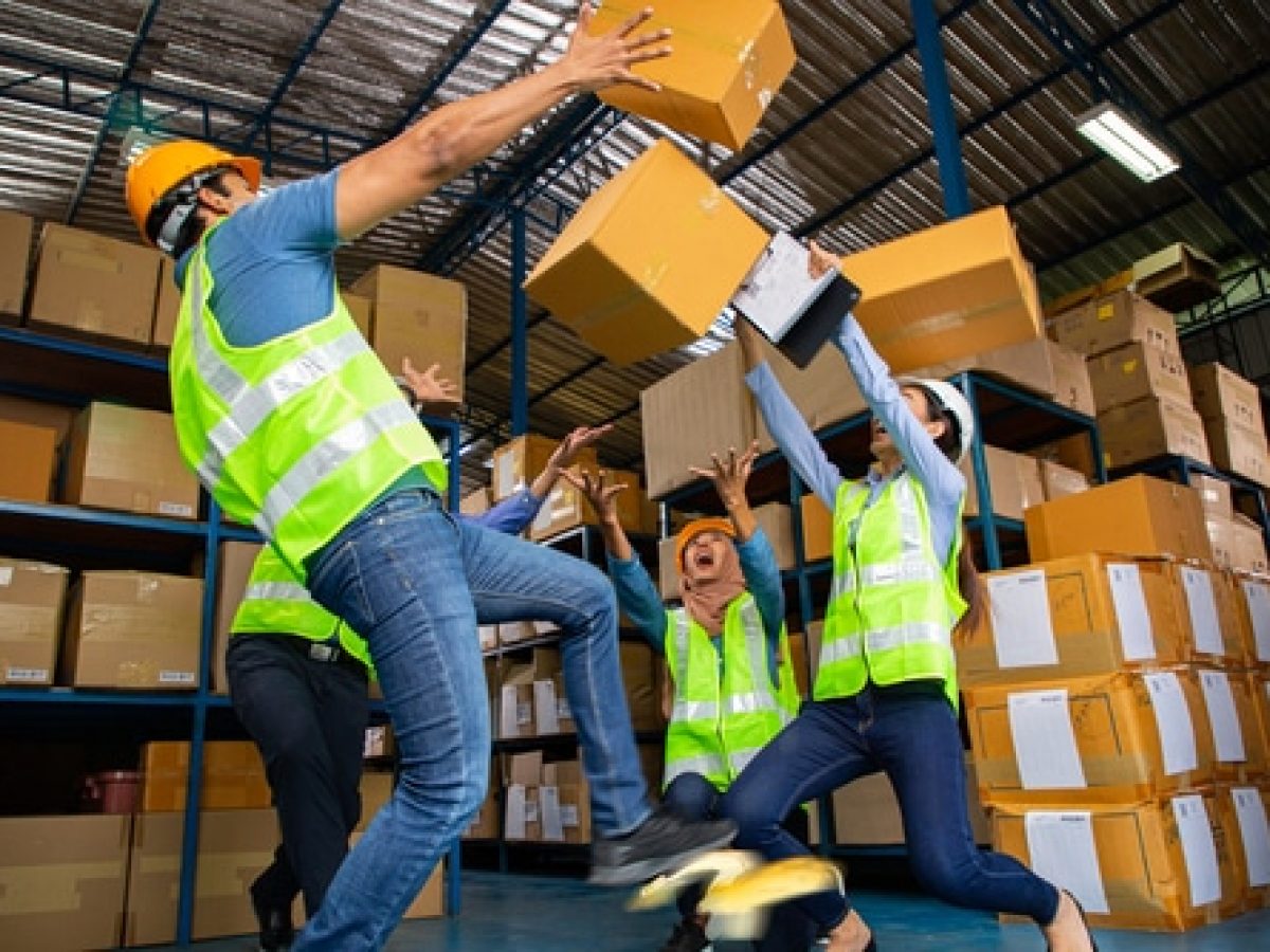Warehouse Workers: Do These Things to Reduce Injuries